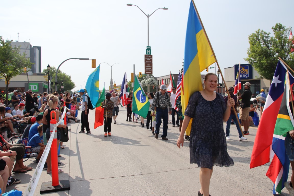 94 floats and thousands of spectators. The Pioneer Days Parade in ...
