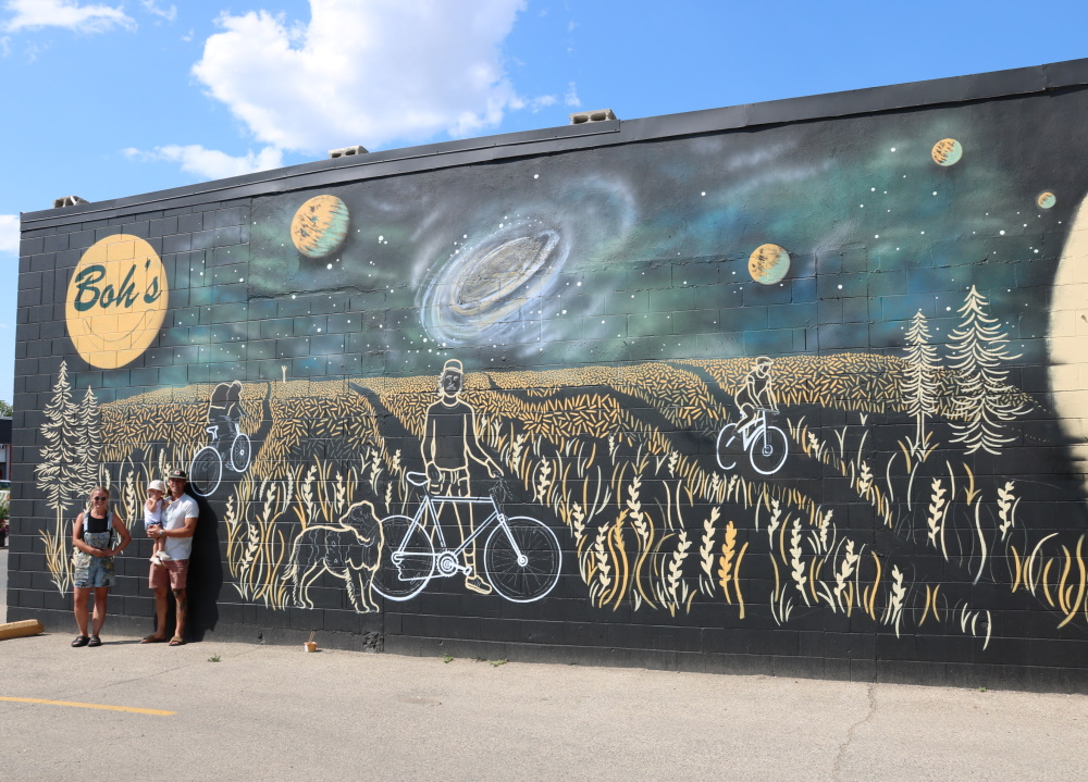 Boh's Cycle freshens up south wall with new Main Street mural ...