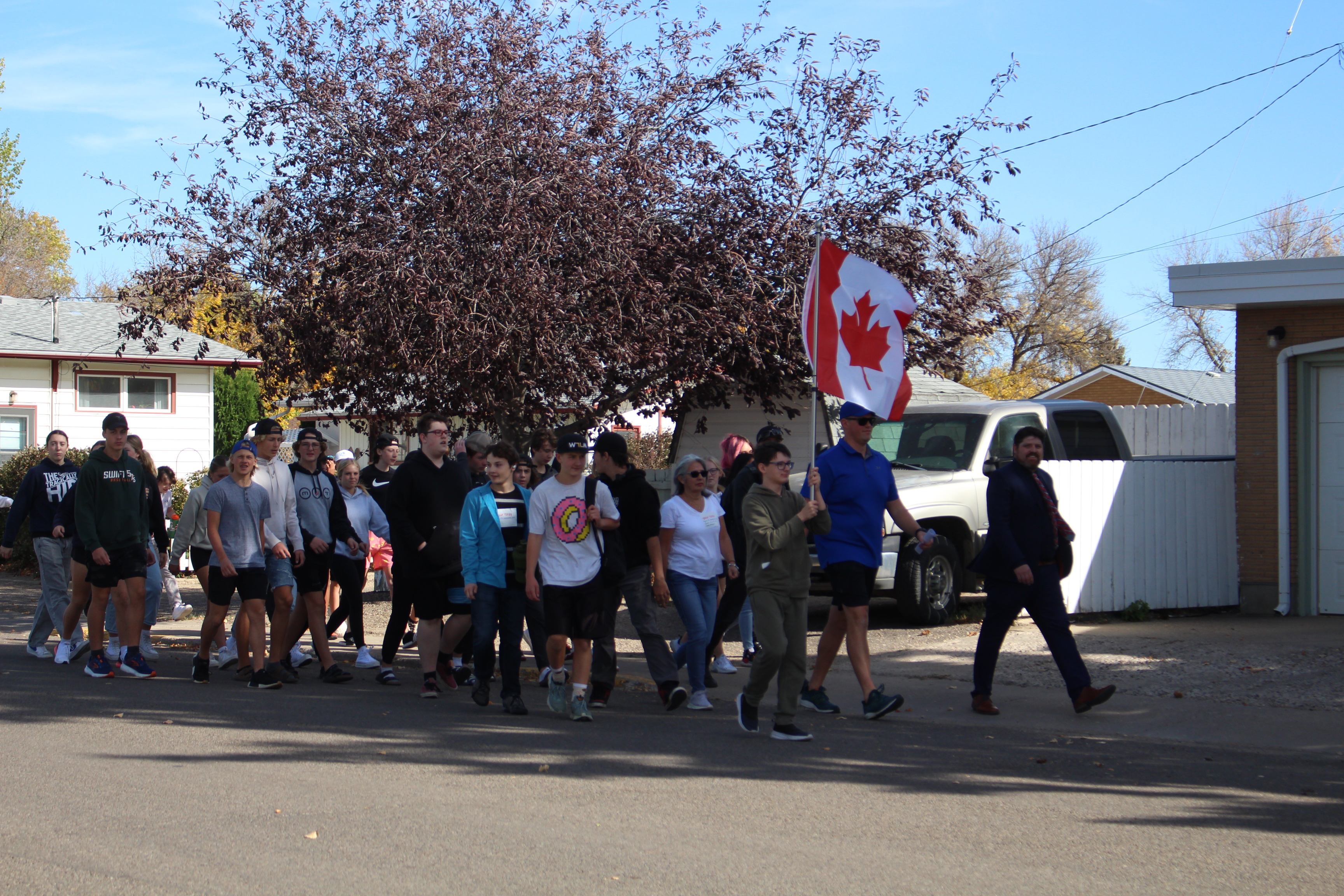 School unites for Terry Fox Walk - SwiftCurrentOnline.com - Local news ...