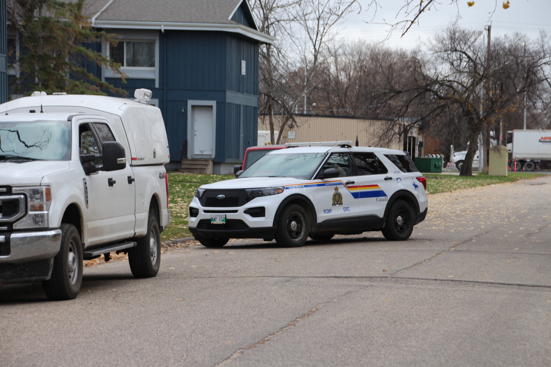 Portage RCMP cordon off Apartment block at Gigot and 19th St NW ...