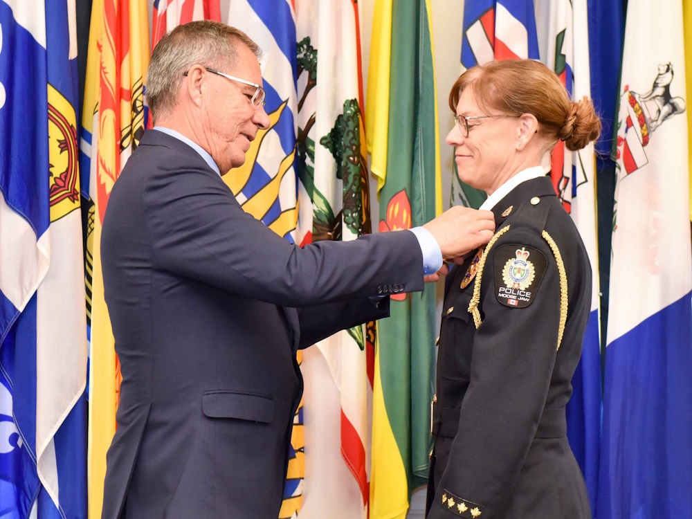 Long-serving Moose Jaw police officers receive Saskatchewan Protective ...
