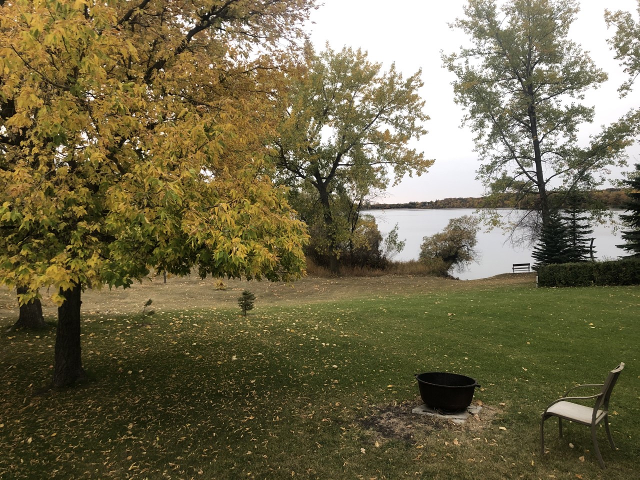 Estevan finishes warm, dry October which delayed fall weather ...