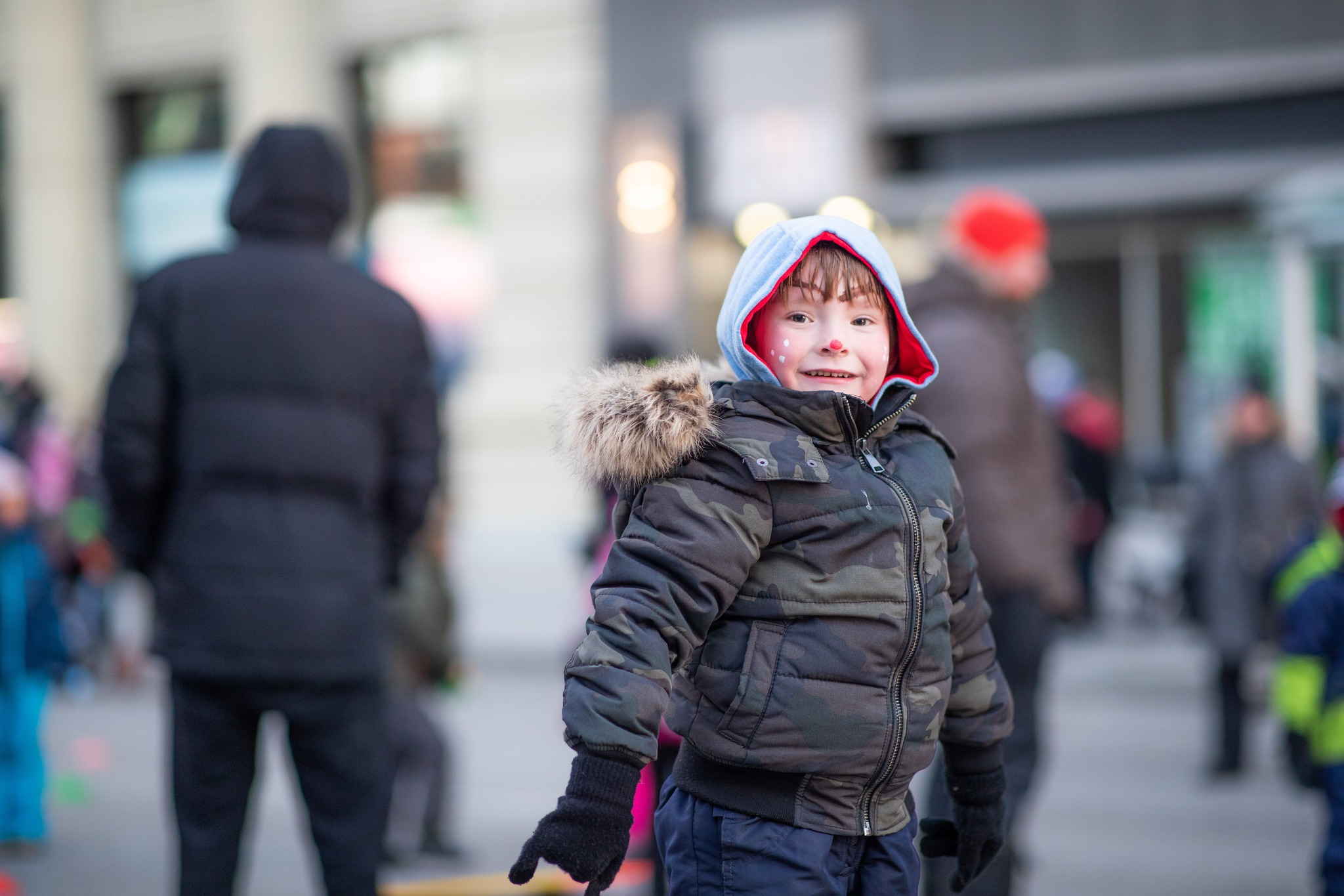 Find out which roads are closed for Santa Claus Parade - CHVNRadio ...