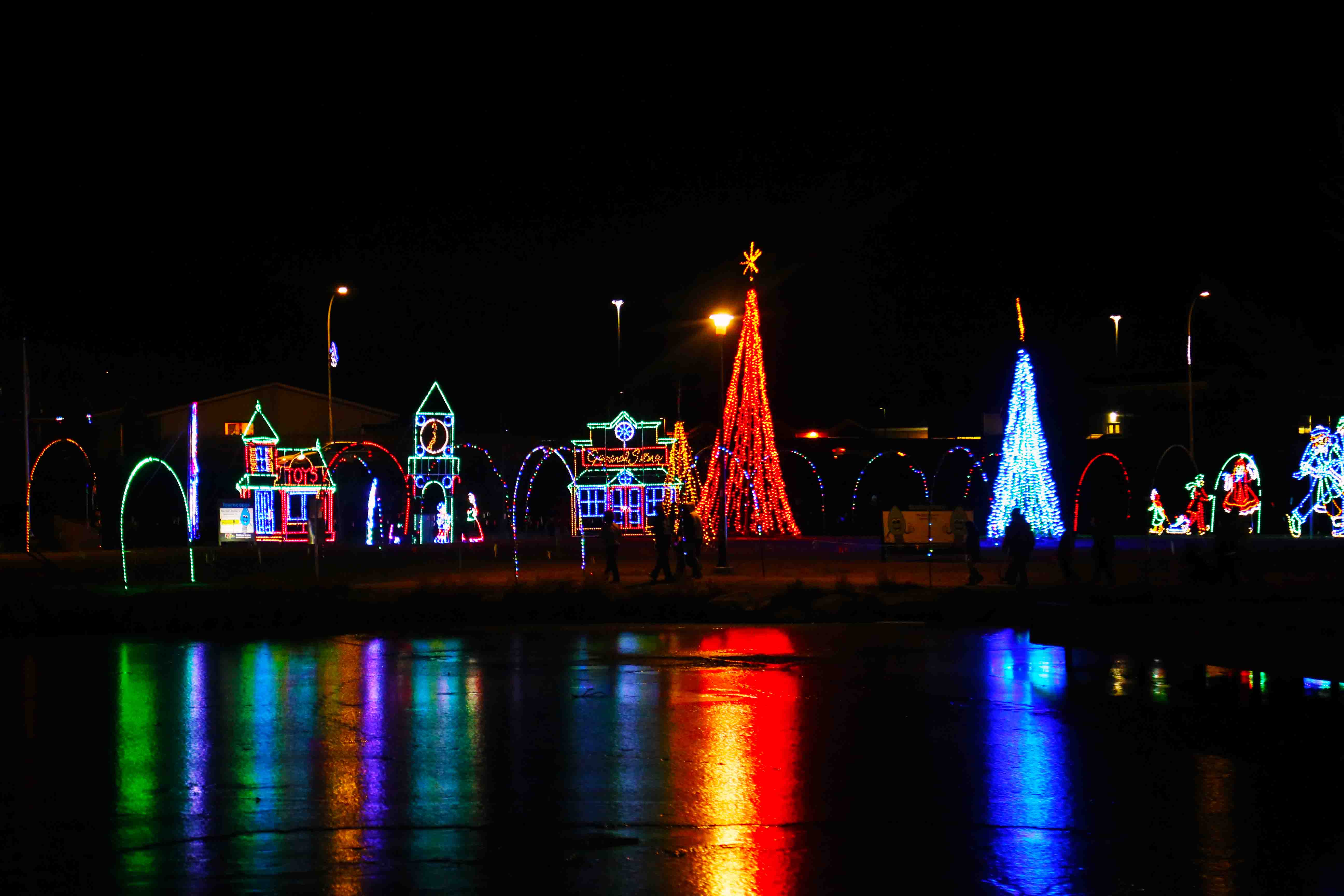 Watch / Gallery: Airdrie flips the switch on holiday season ...