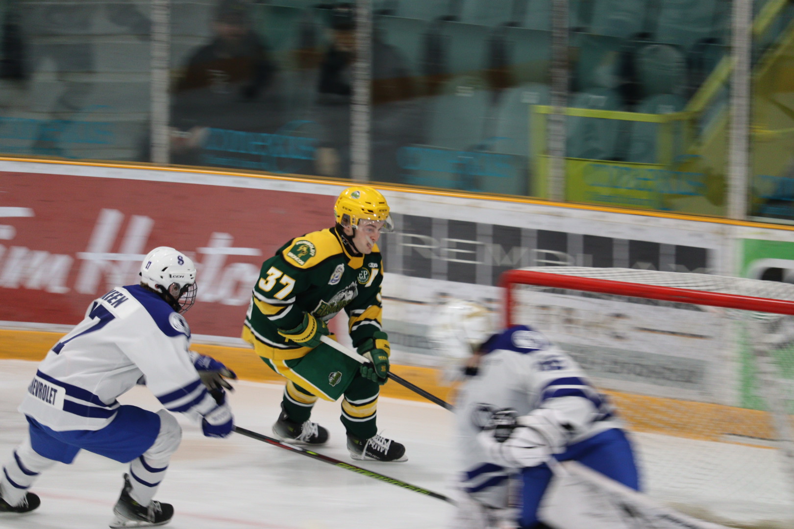 Humboldt families the big winners with Broncos Teddy Bear toss ...