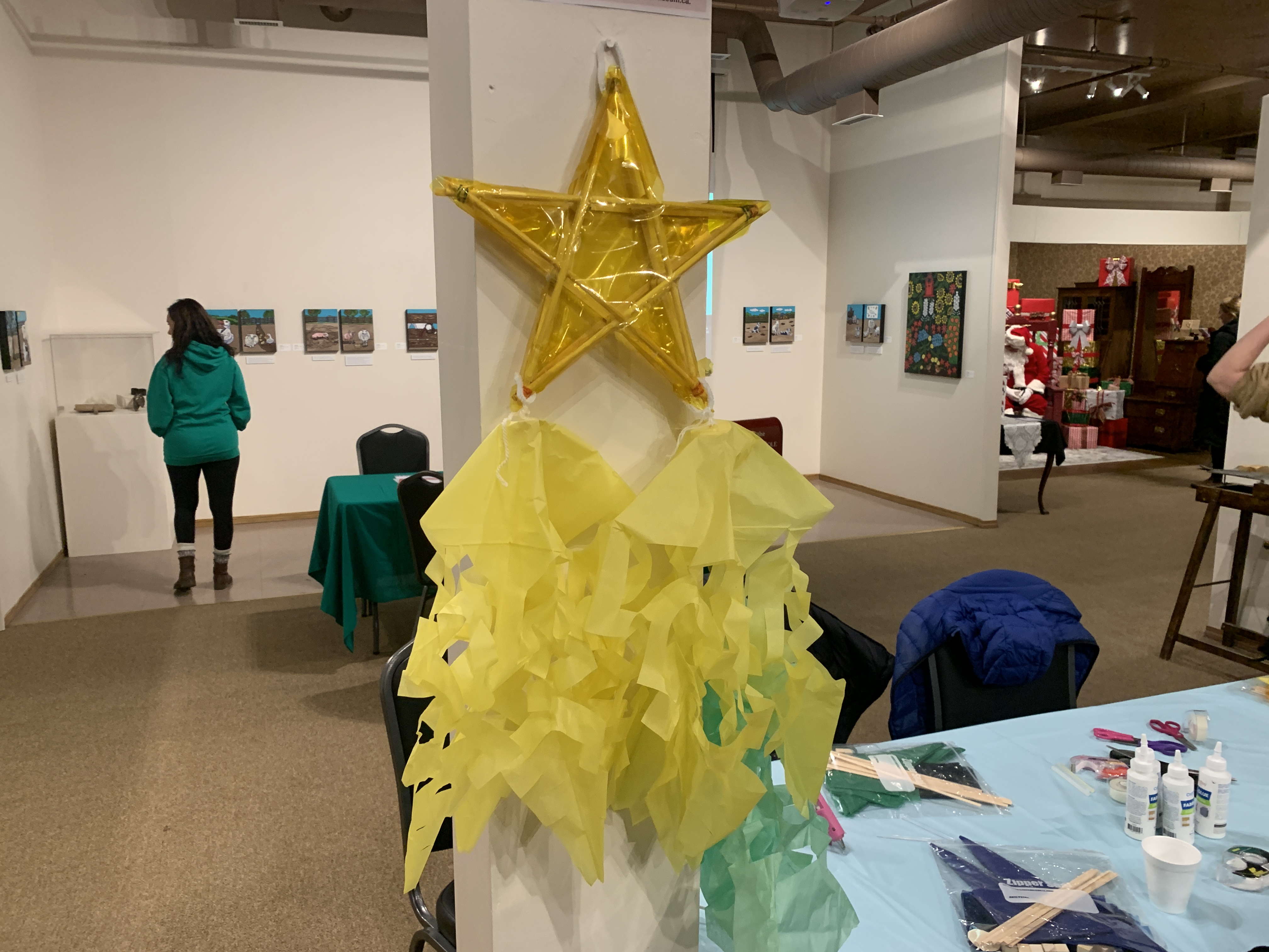 Weekend Update - Parol lanterns bring a taste of Christmas from the ...