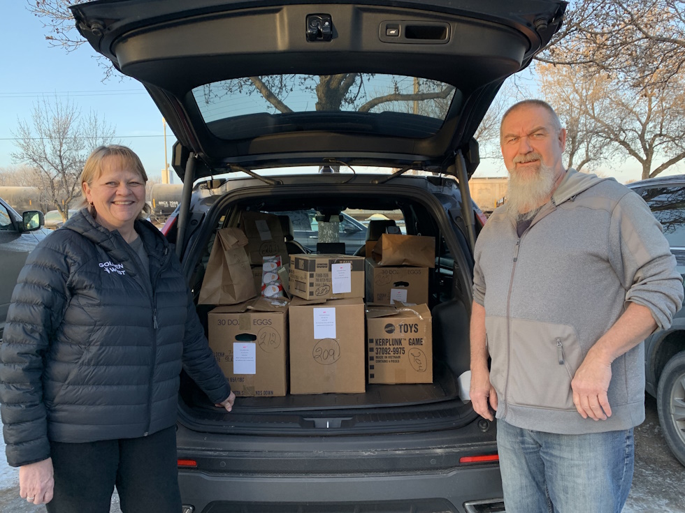 Rhineland Empty Stocking Fund delivers 220 hampers to families in need ...