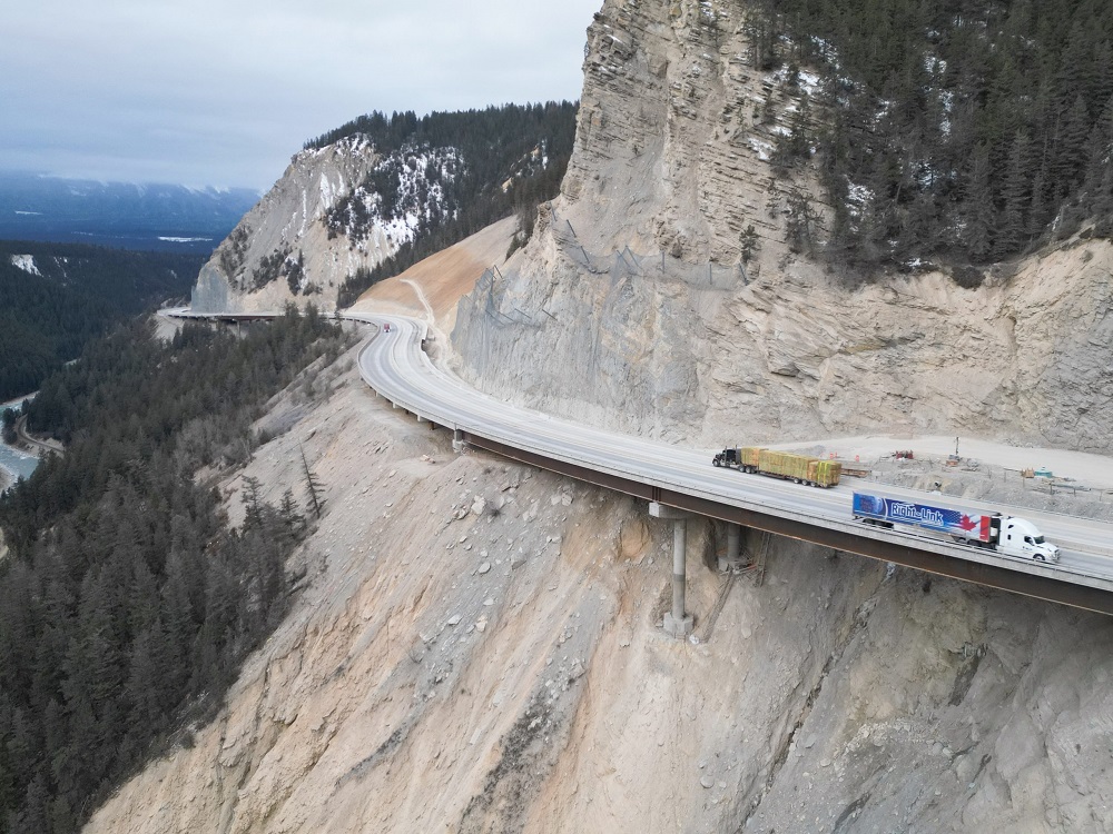 All four lanes of Kicking Horse Pass allow for easier long weekend ...