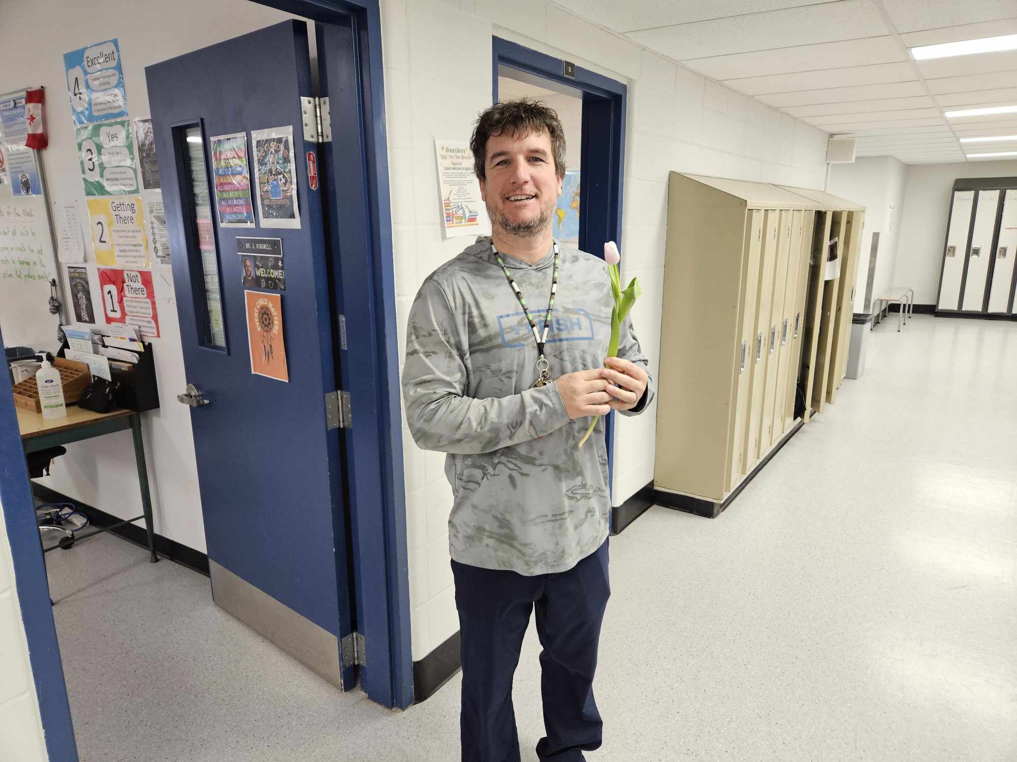 Eston and Elrose teachers receive tulips during "Random Act of Kindness ...