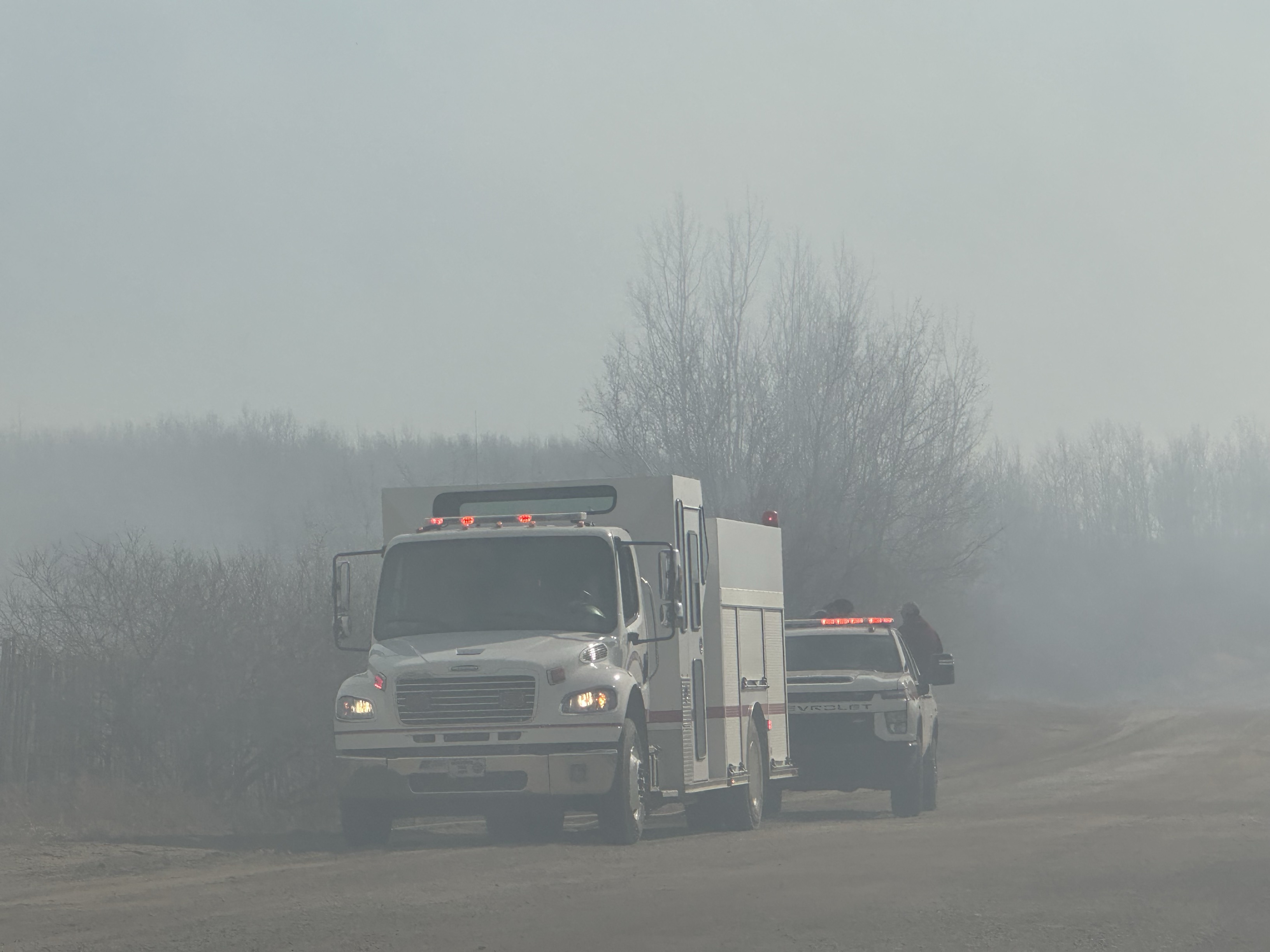 Crews battle large grass fire in Wetaskiwin County ...
