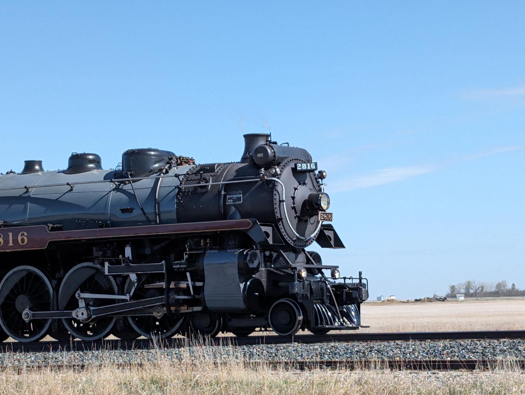 [VIDEO]: CPKC Historic steam train rolls through Weyburn ...