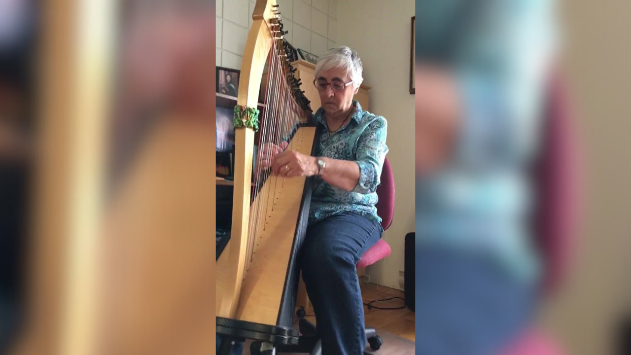 Harp-playing nun soothes patients at Winnipeg care home - Classic107 ...