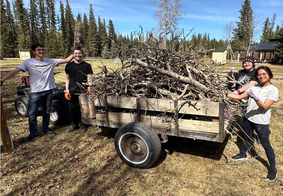Sundre High School students complete May Queen tradition ...