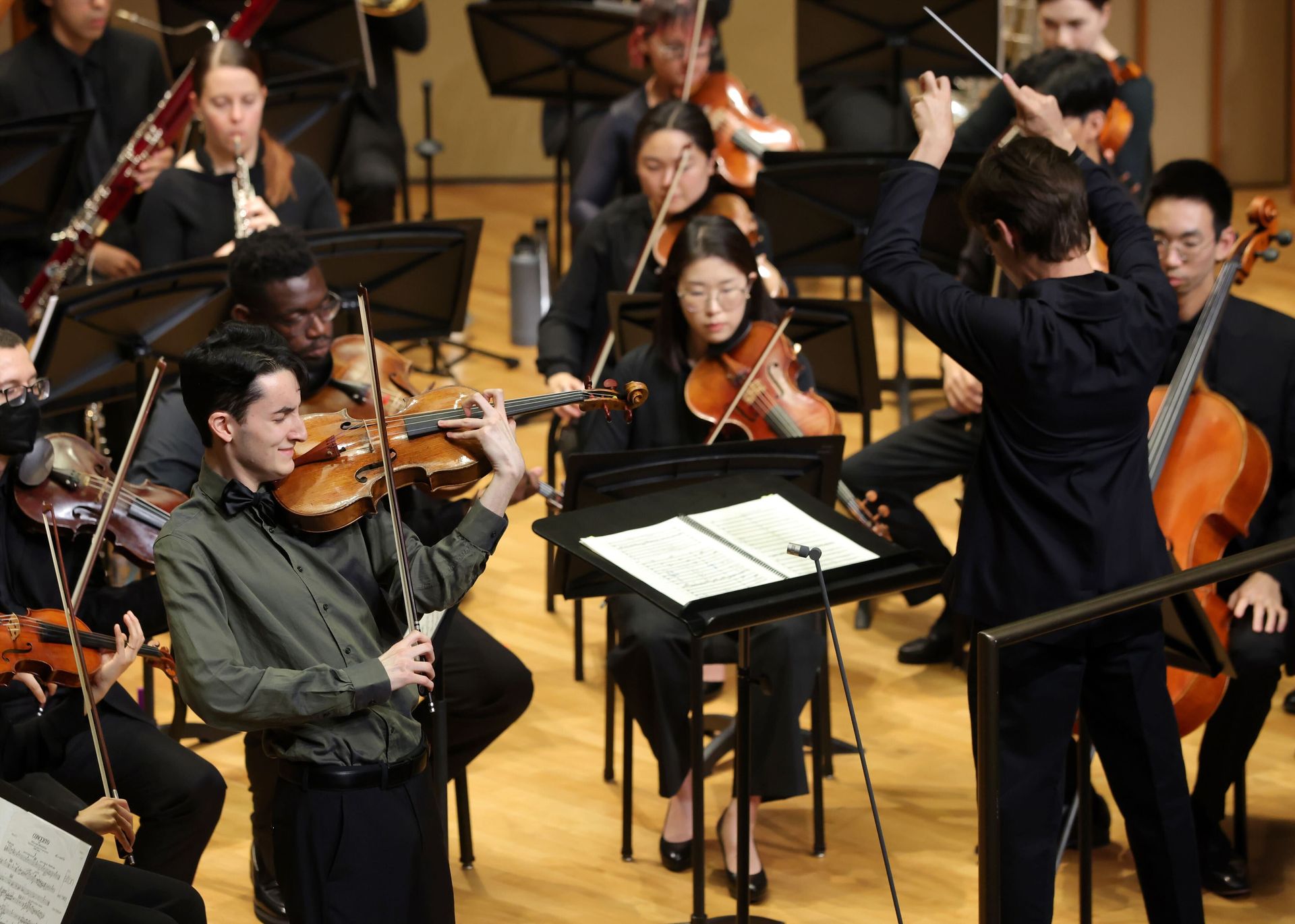 Young Canadian wins prestigious viola competition - Classic107 ...