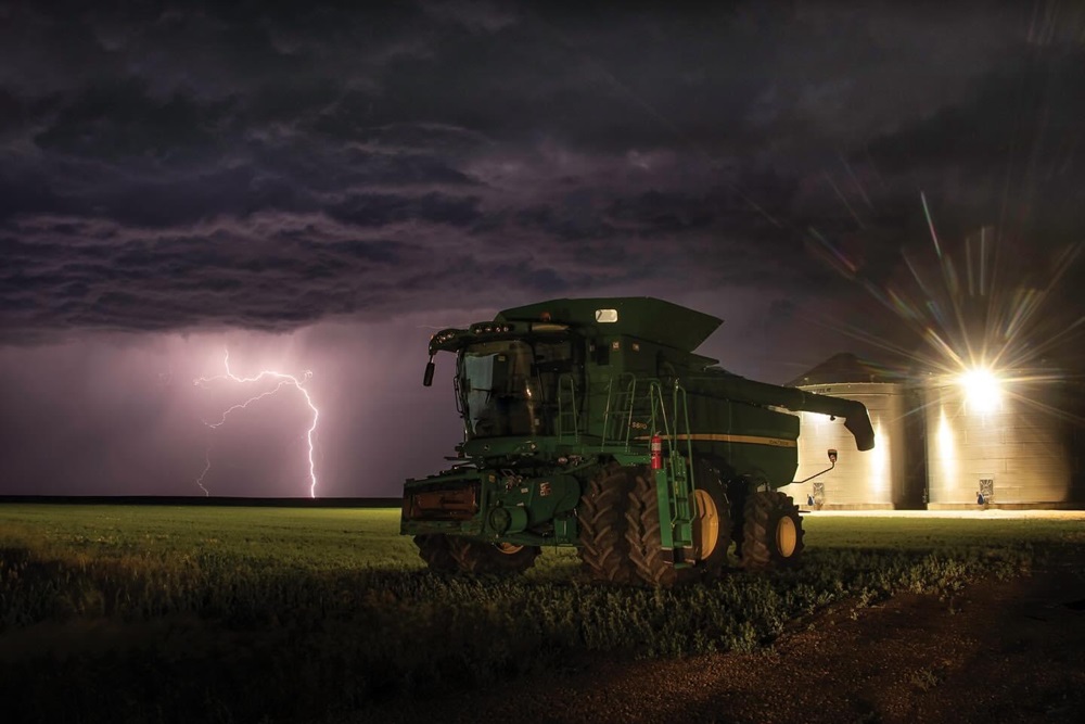 Don't be shocked! Lightning safety tips - DiscoverMooseJaw.com - Local ...