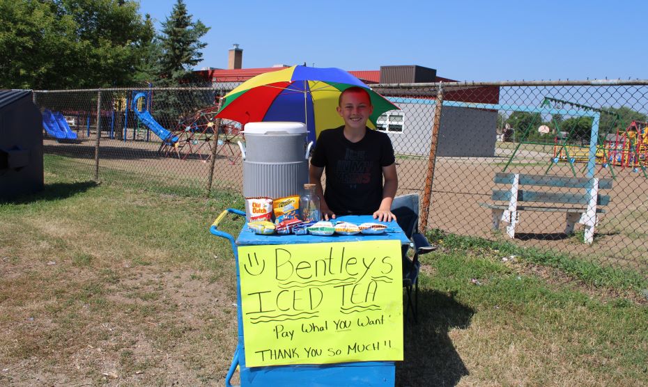 Bentley’s Iced Tea Stand: Quenching thirsts and raising funds ...