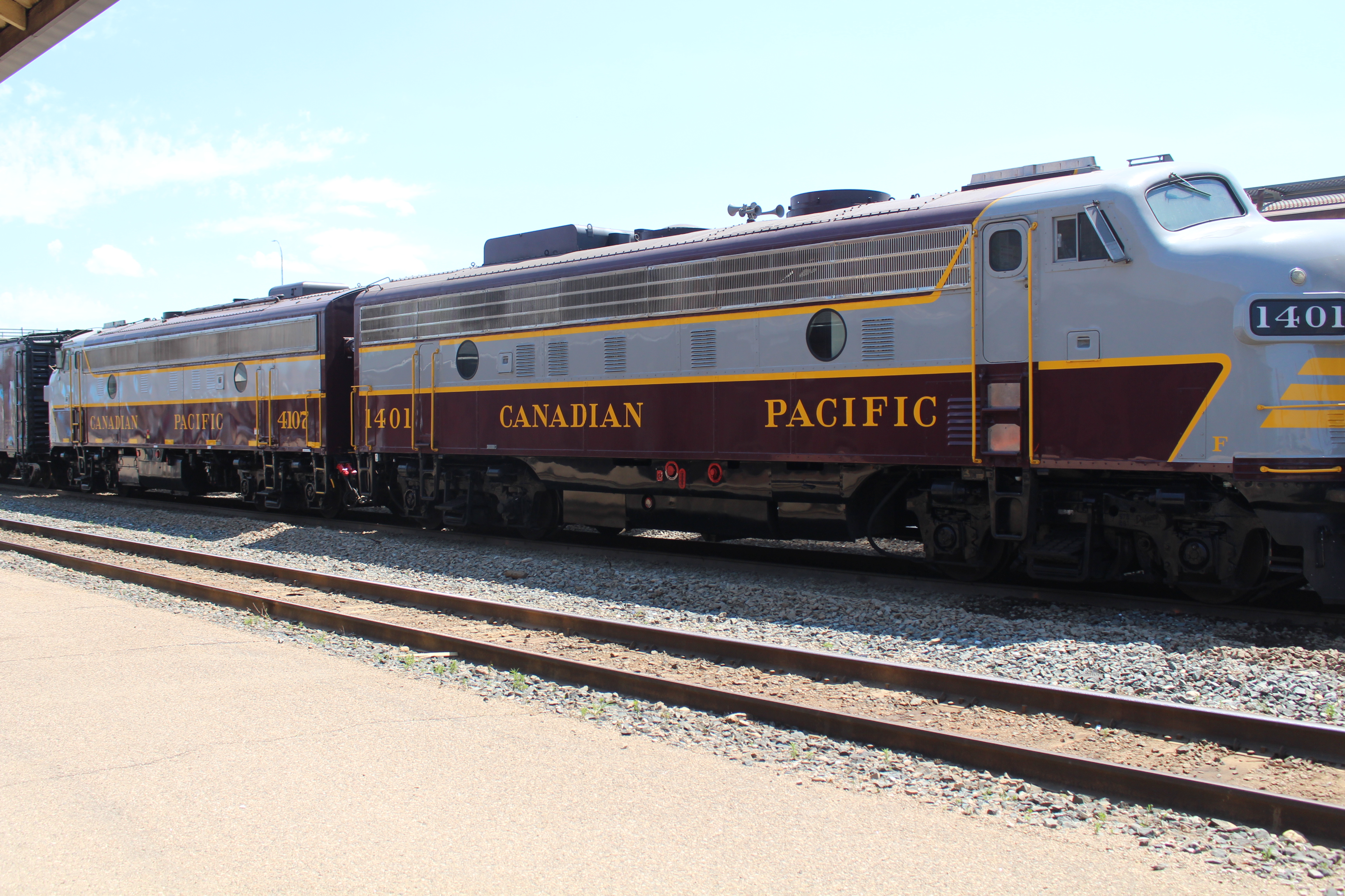 Steam train stops in Southwest returning from Mexico City ...