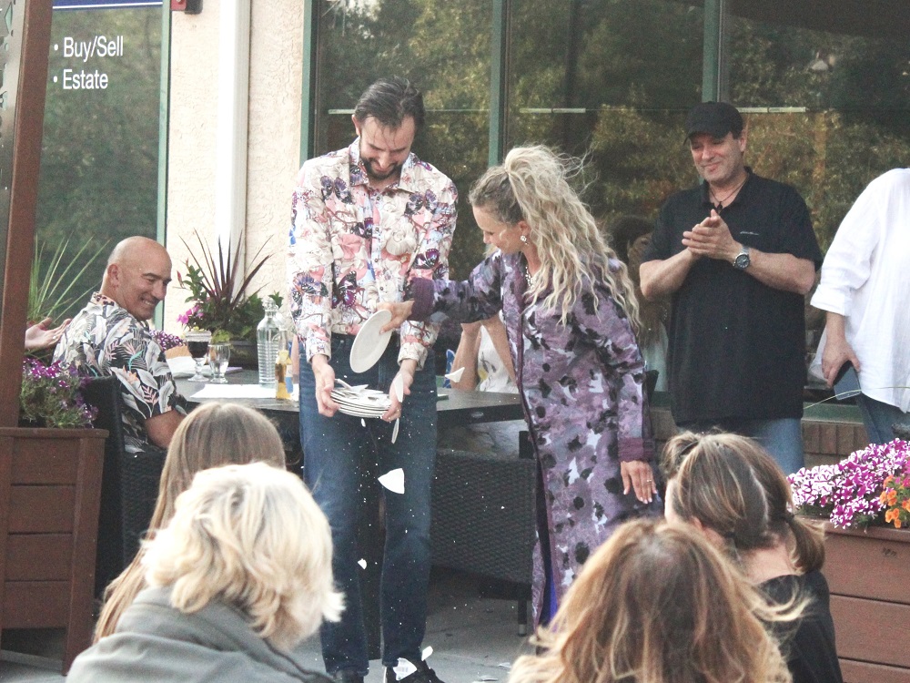Strathmore restaurant hosts 'Greek Night', complete with belly dancing ...