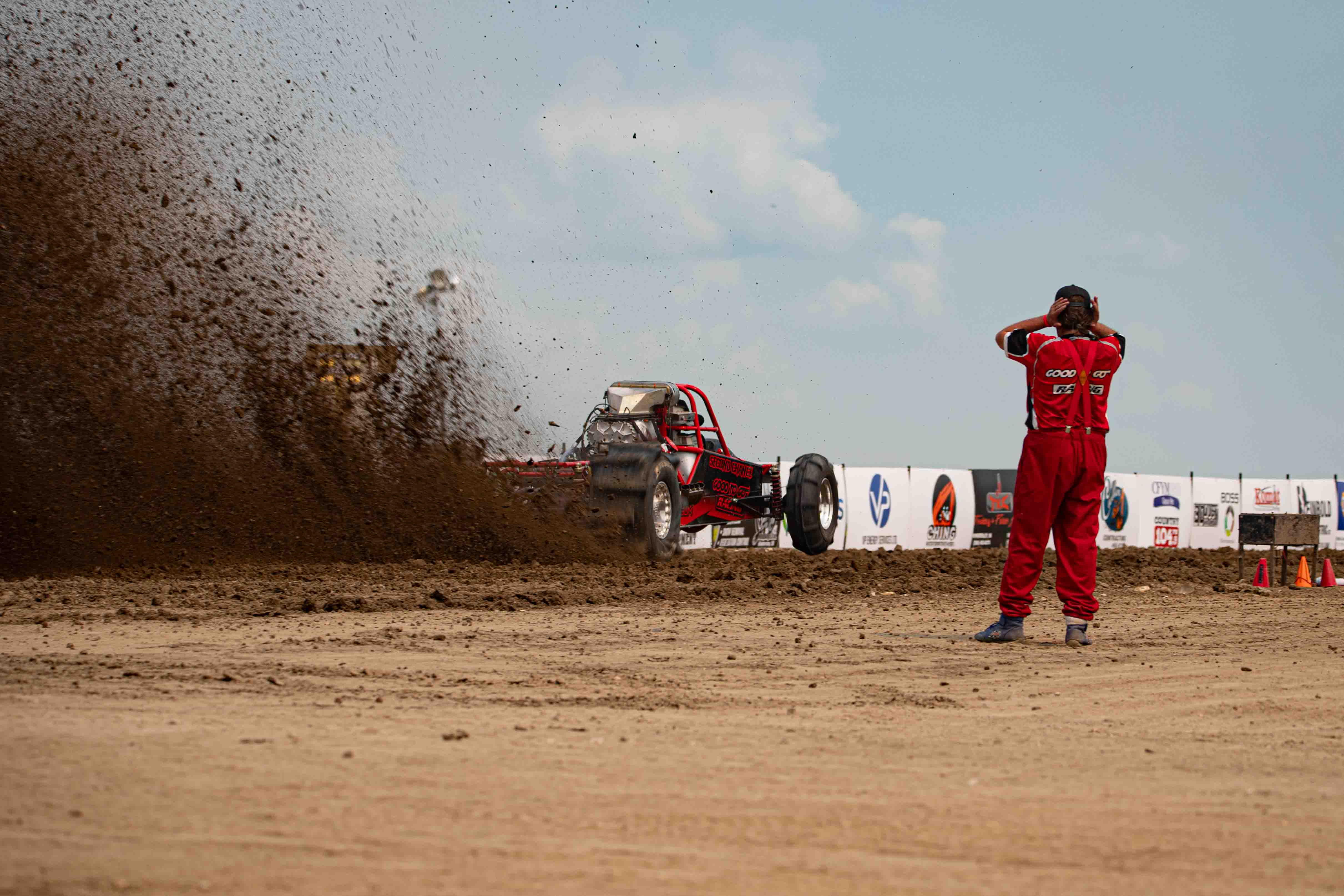 GALLERY: Fans battle heat in Kindersley to support races ...