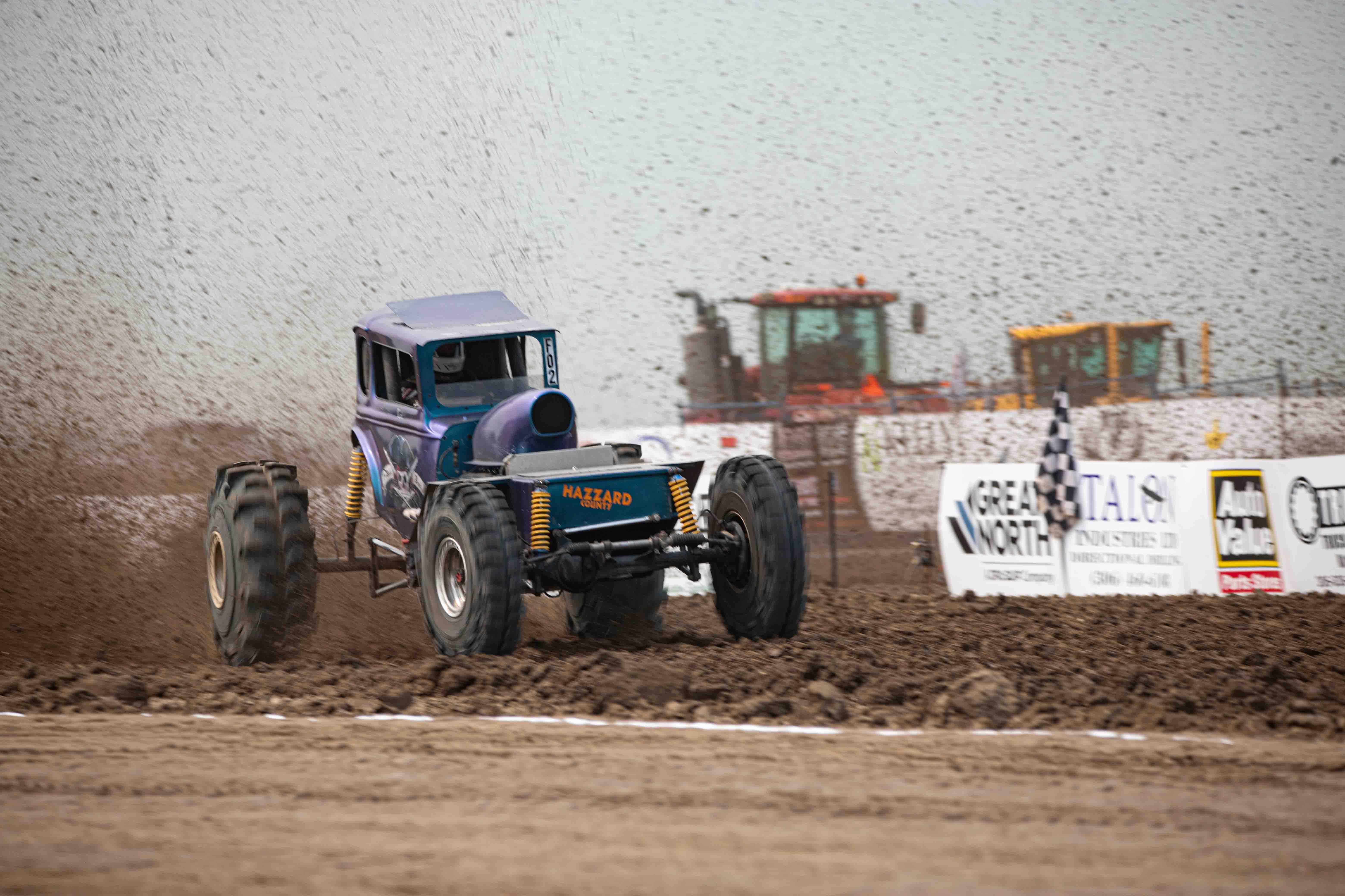 GALLERY: Fans battle heat in Kindersley to support races ...