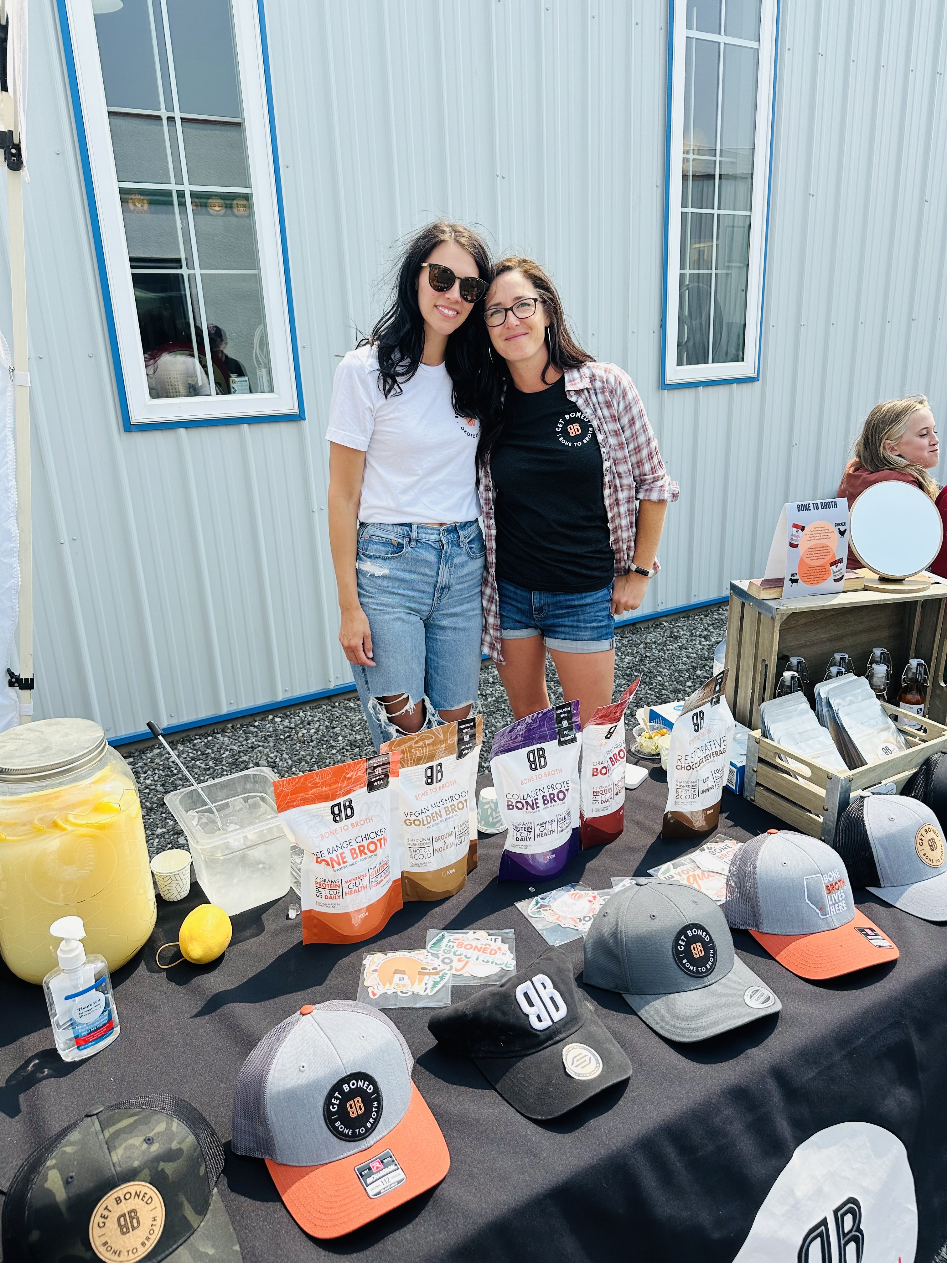 Gallery: Hundreds enjoy music, food, and good times at Sneak-a-Peek at the Chucks ...