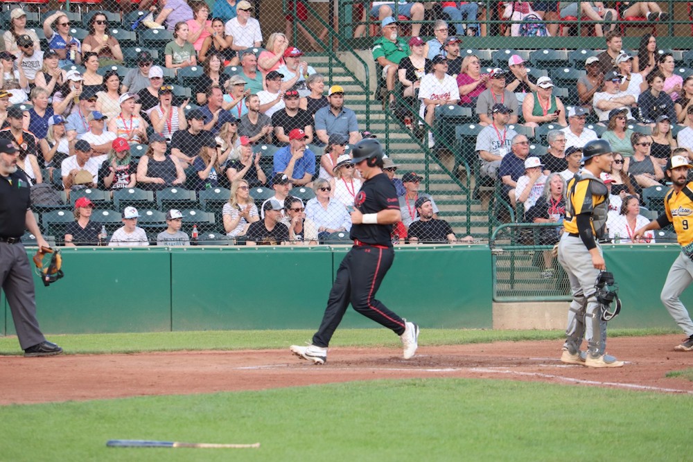 Dawgs sweep Beavers in back-to-back games - OkotoksOnline.com - Local ...