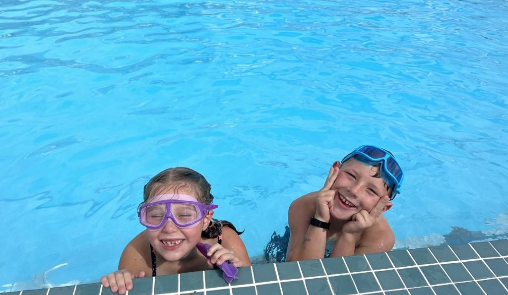 Cochrane Home Treasures offers free family swimming - CochraneNow ...