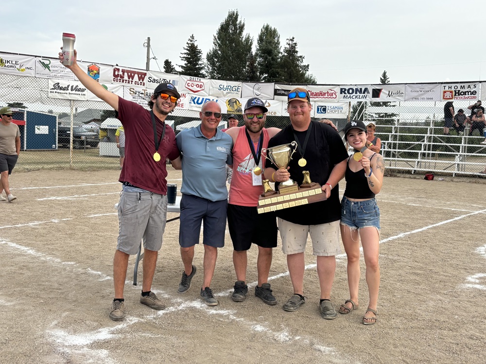 Macklin celebrates 30 years of bone tossing fun - WestCentralOnline ...