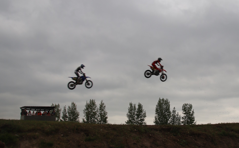 Moto-enthusiasts come out for race day: Grunthal Motocross in photos ...