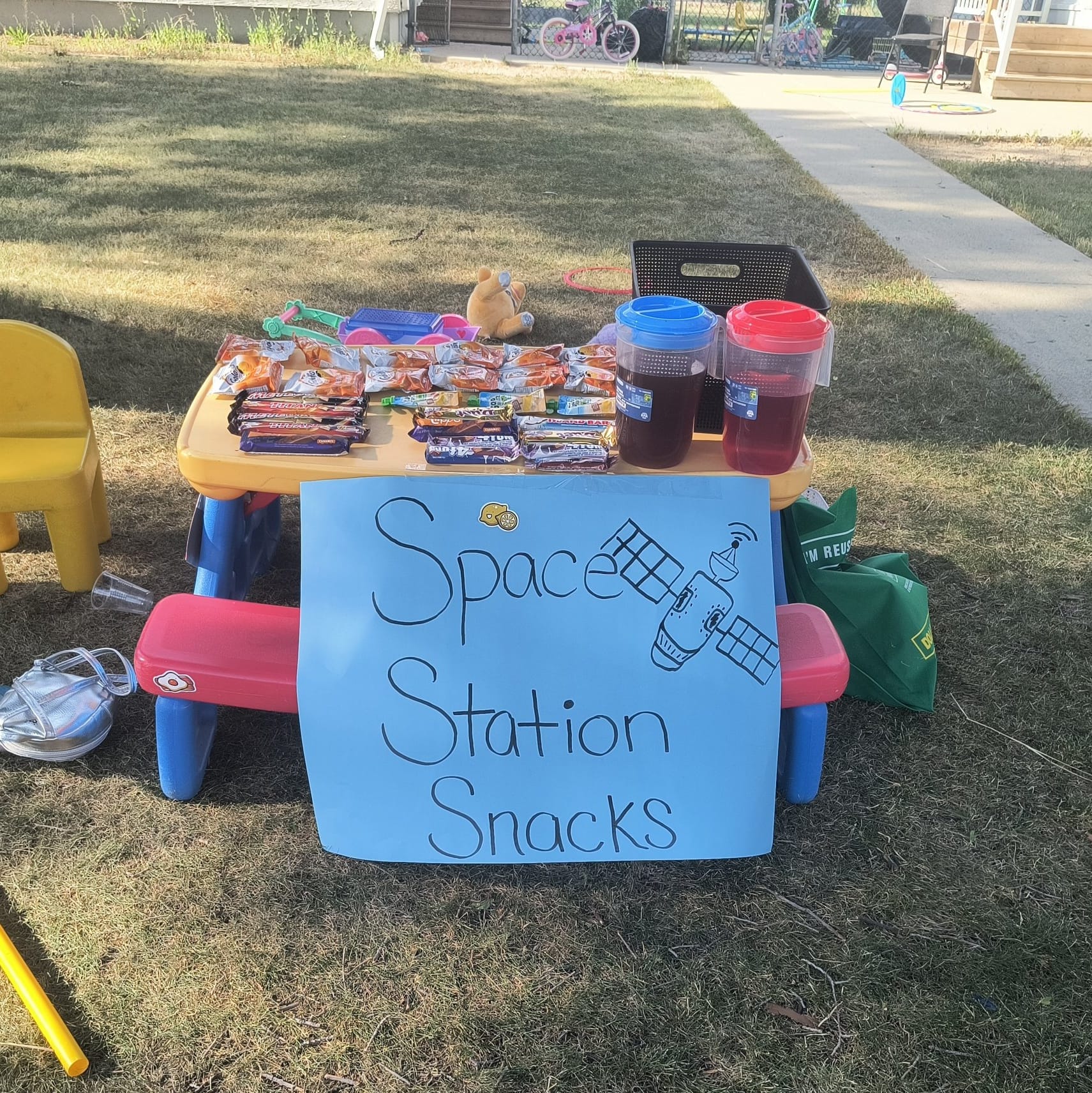 Four-year-old's snack stand aims to launch her telescope dream ...