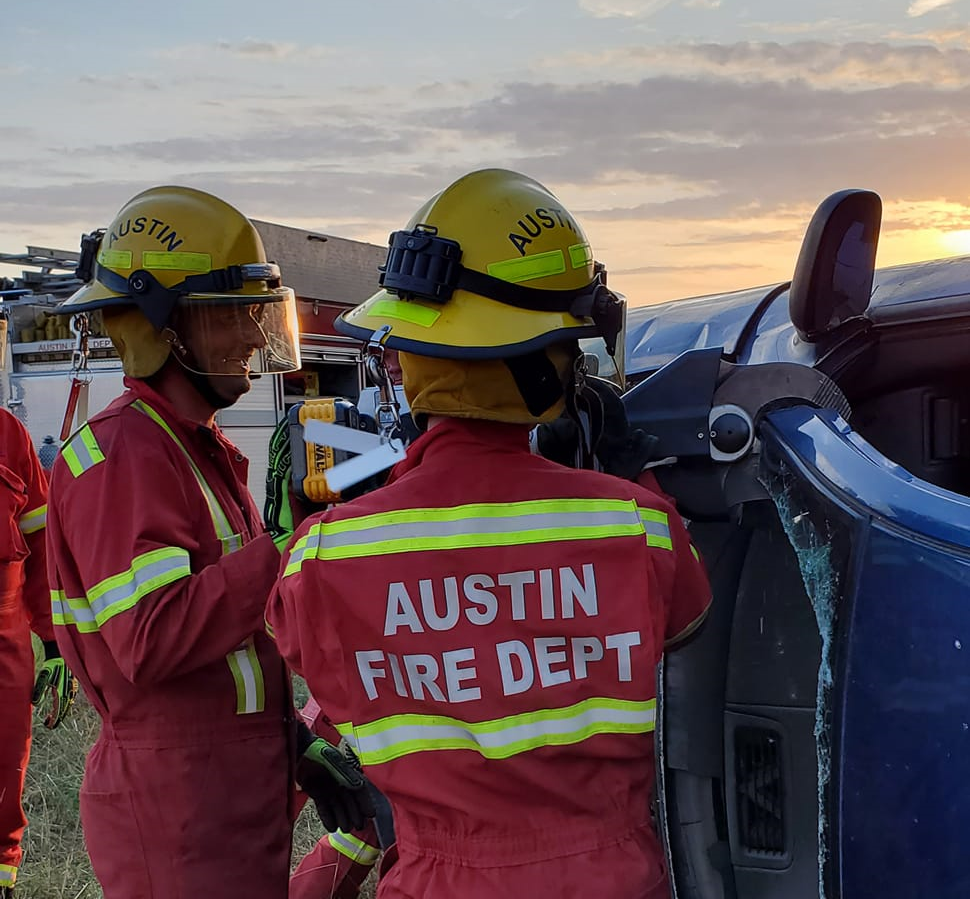 Firefighters refresh skills in vehicle extrication training in Austin ...
