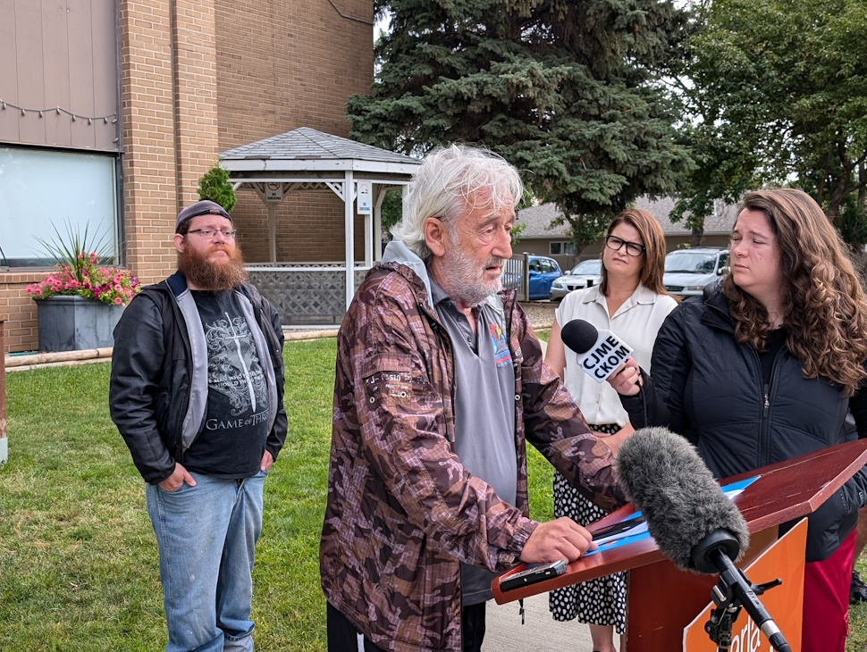 UPDATED: NDP leader visits High Park Towers in Moose Jaw to hear about ...