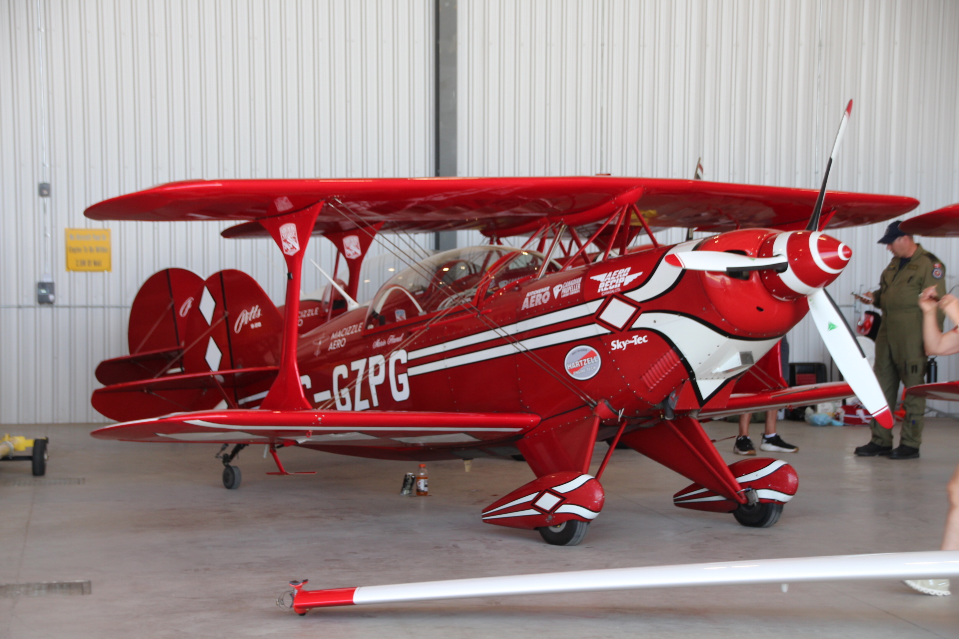 Manitoba Air Show soars with Snowbirds, High-Speed Jet Car/Biplane duel ...