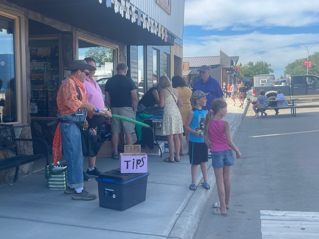 Macklin celebrates 30 years of bone tossing fun - WestCentralOnline ...