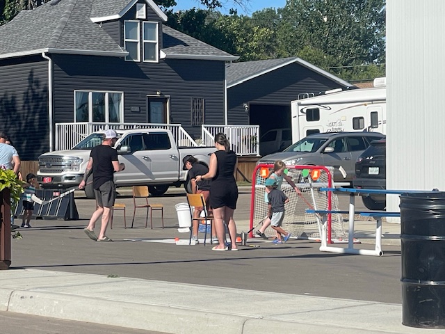 Macklin celebrates 30 years of bone tossing fun - WestCentralOnline ...