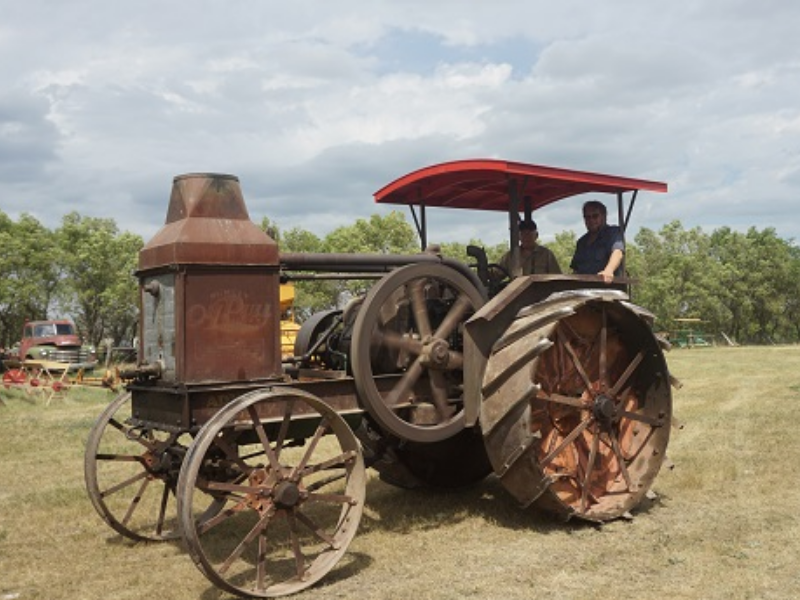 Learn about the past with the annual "Threshing Bee" - DiscoverMooseJaw ...