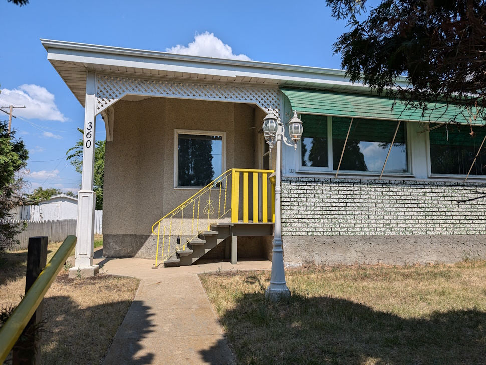 Council approves application to turn 'Thunder Café' back to single-unit ...