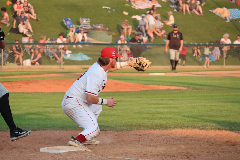 Dawgs handle Giants in final meeting of the season - HighRiverOnline ...