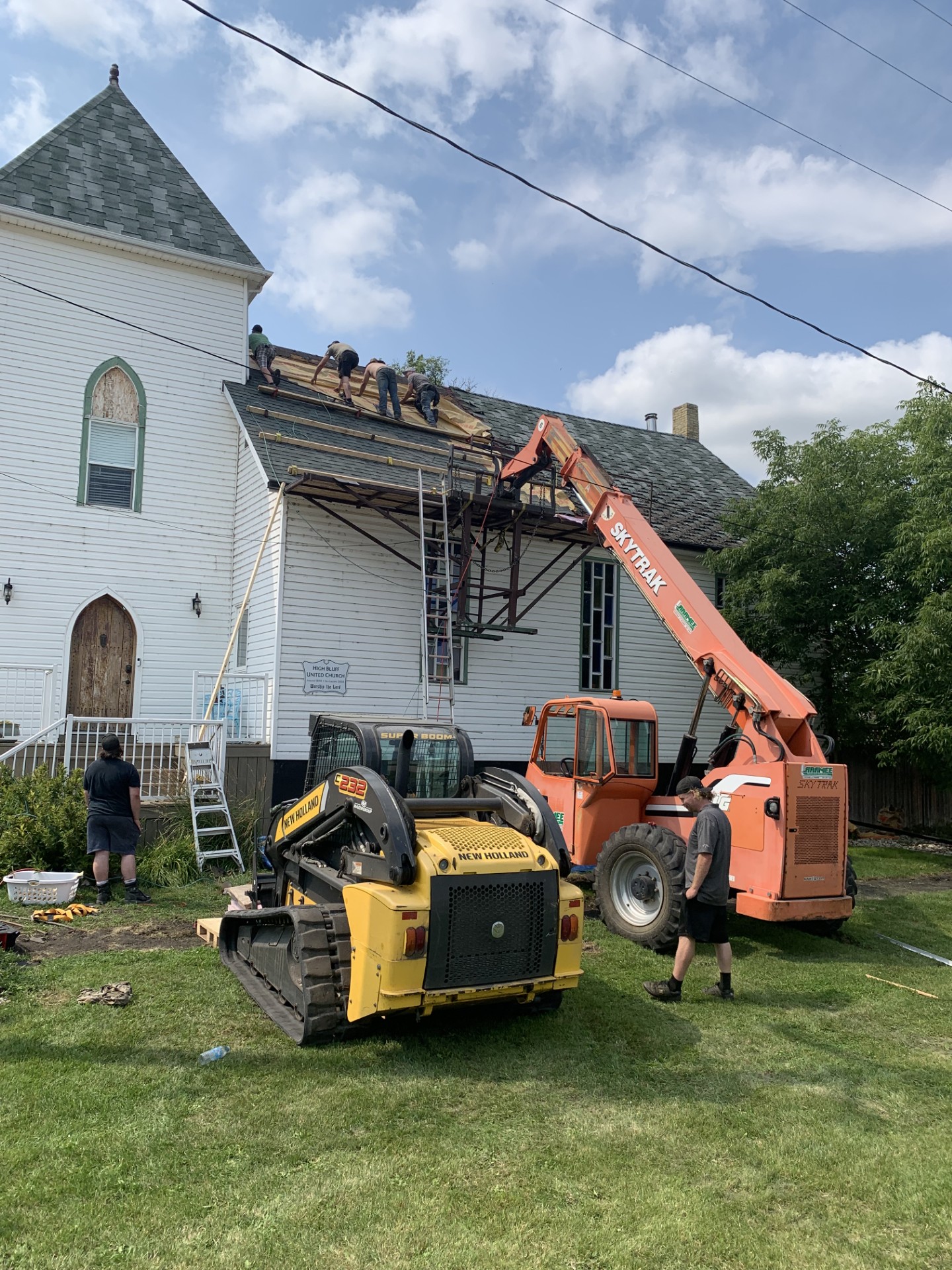 Historic High Bluff church gets new roof, ties family generations ...