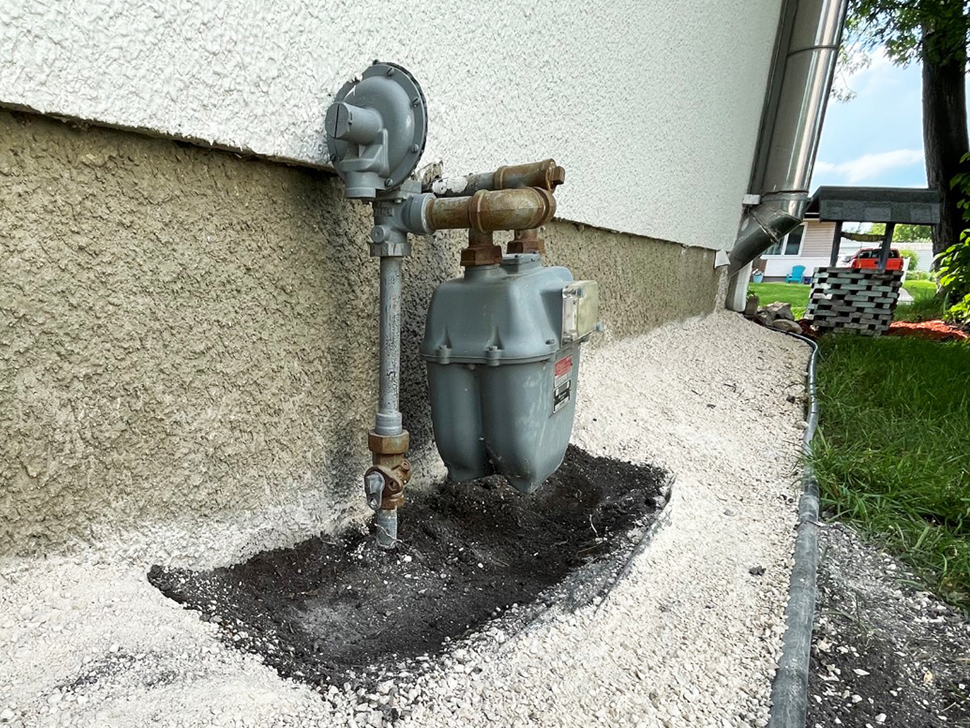 Manitoba Hydro provides guidelines for safe landscaping this fall ...