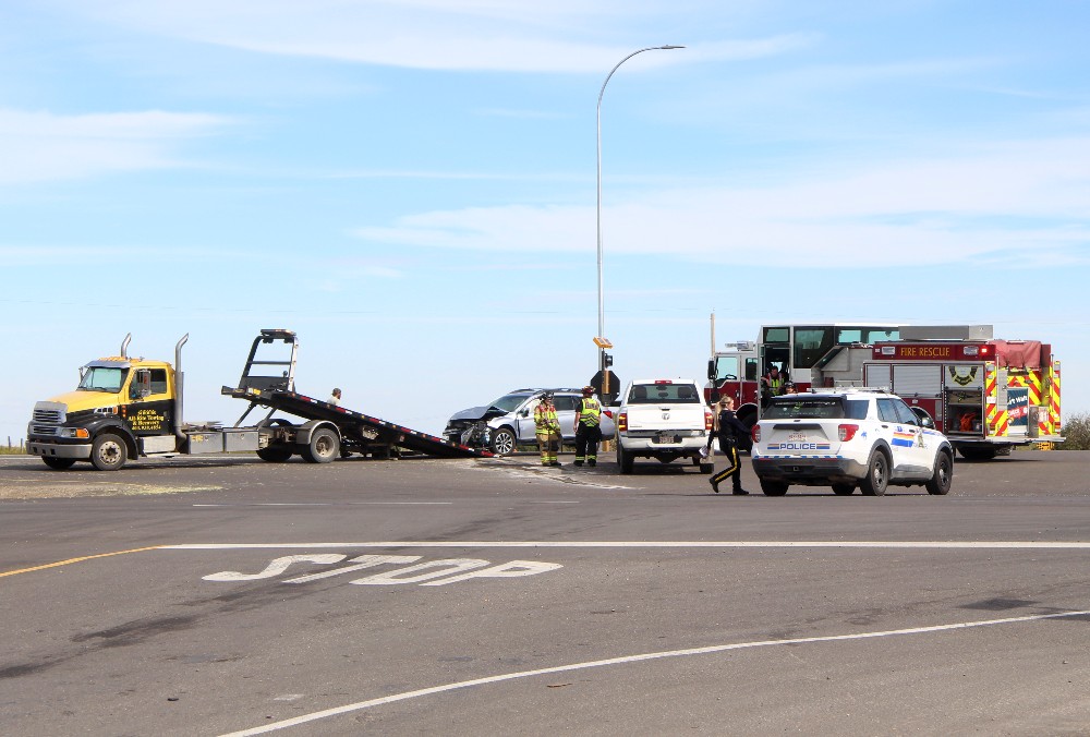 UPDATE: Multi-vehicle collision near Okotoks holding up traffic on ...