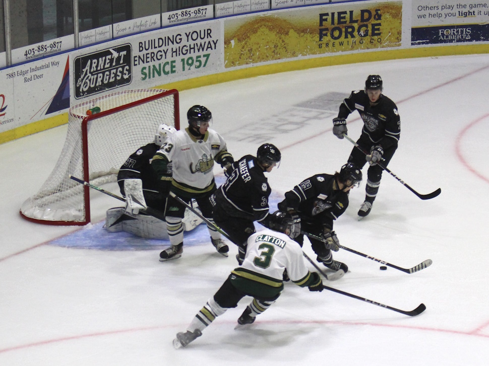 Bulldogs win final preseason contest - CentralAlbertaOnline.com - Local ...