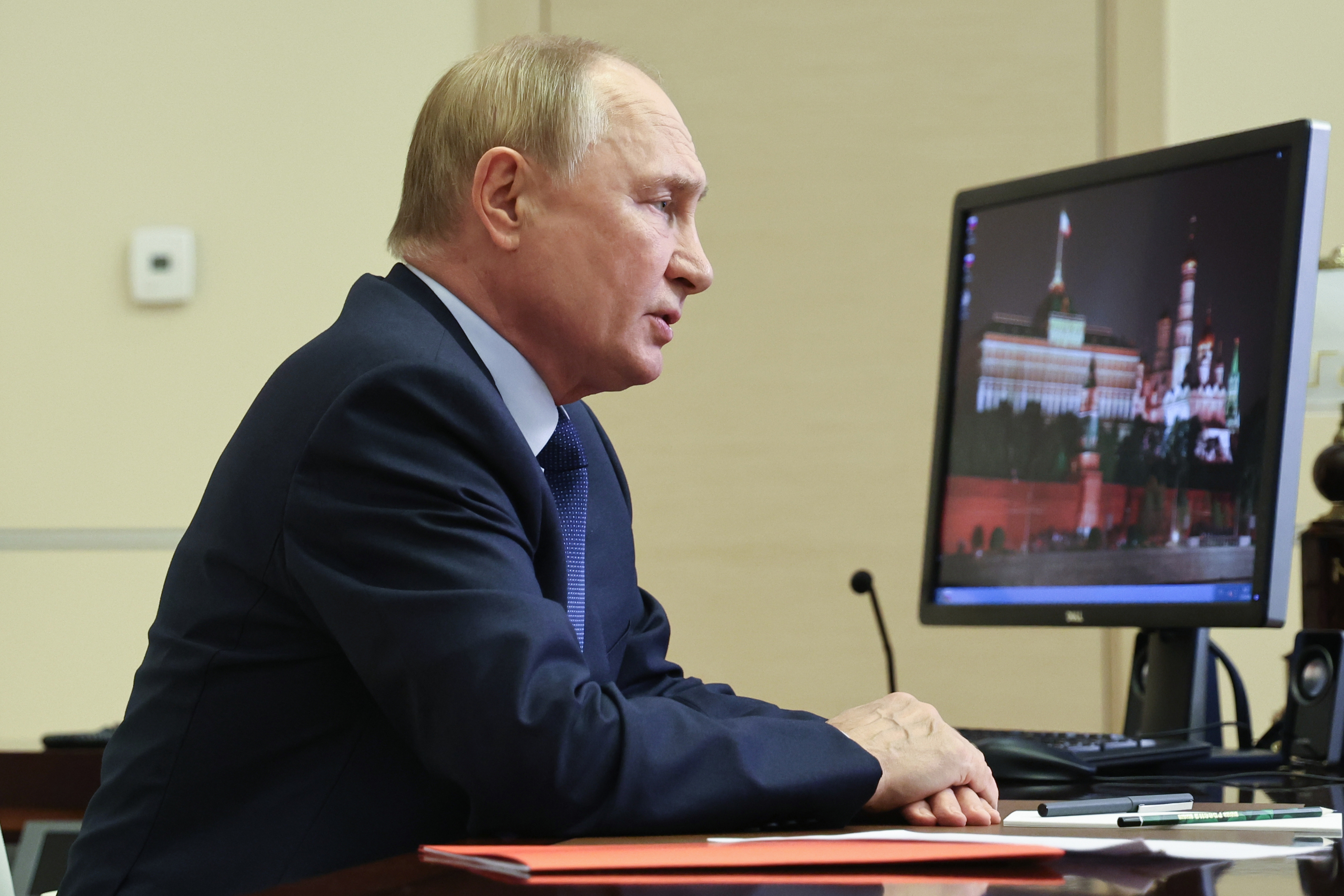 Trudeau says Ukraine can strike deep into Russia with NATO arms, Putin ...