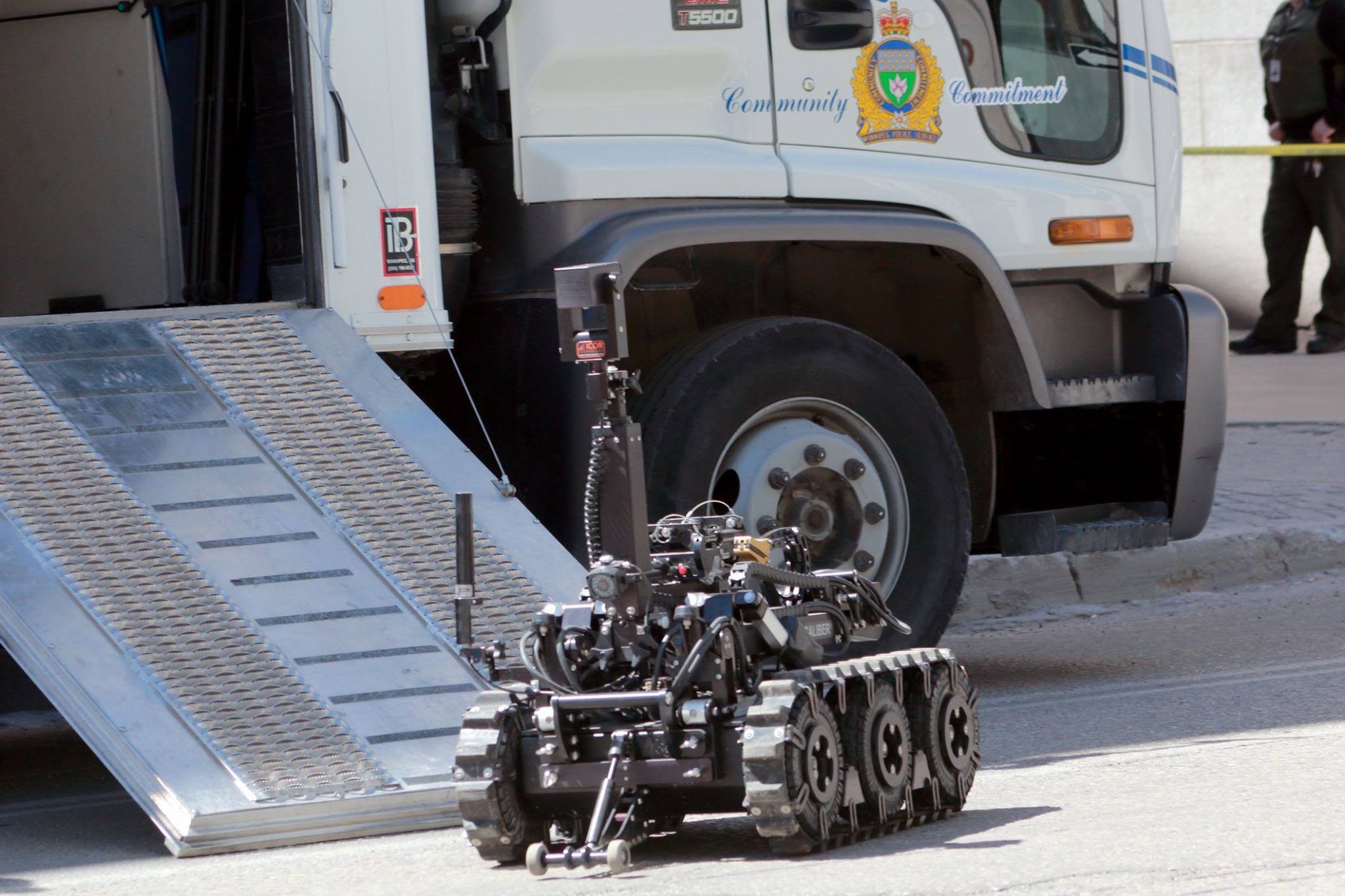 Bomb Unit deactivates suspicious item in Centennial neighbourhood ...