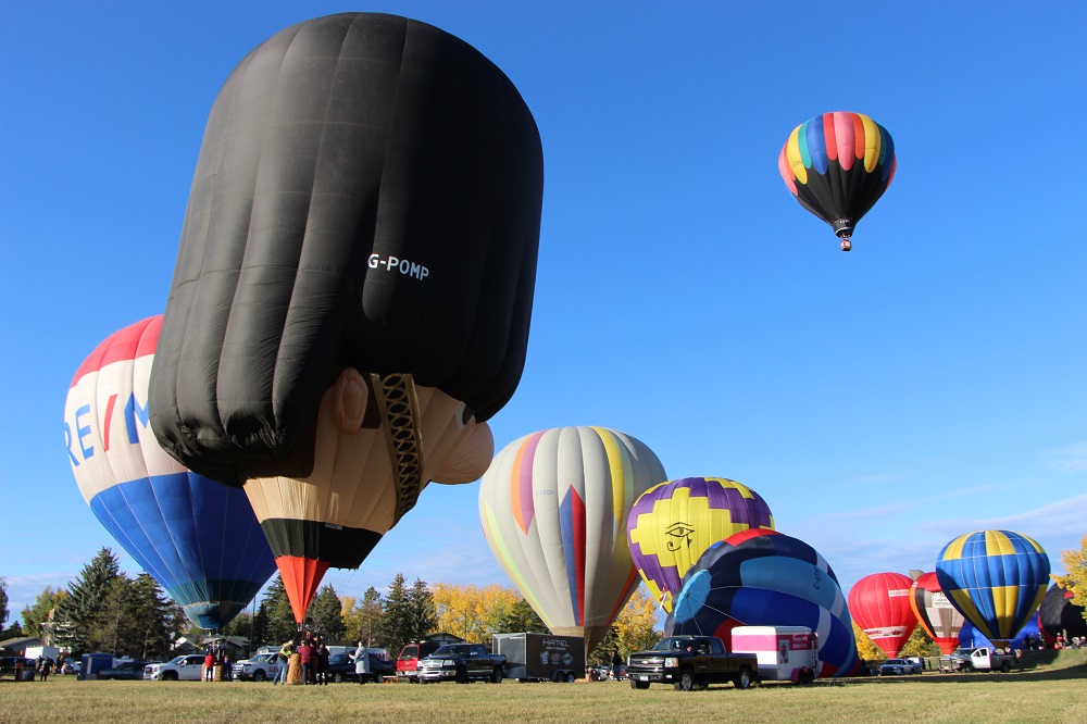 Balloon Festival's Thursday morning flight cancelled due to high wind ...