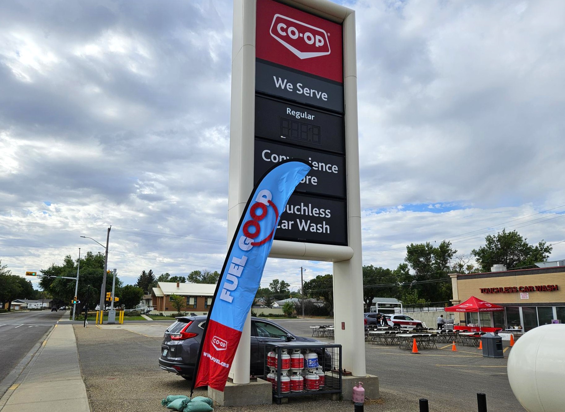 Happy tails during Co-op Fuel Good Day - SwiftCurrentOnline.com - Local ...