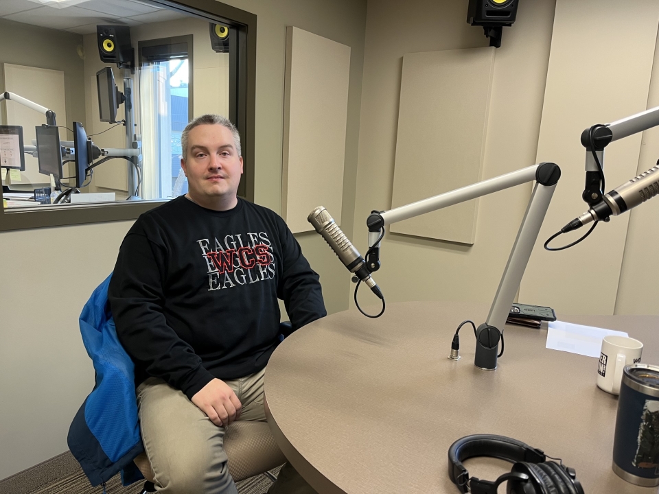 WCS students prepare to take the stage with 90's pop musical ...