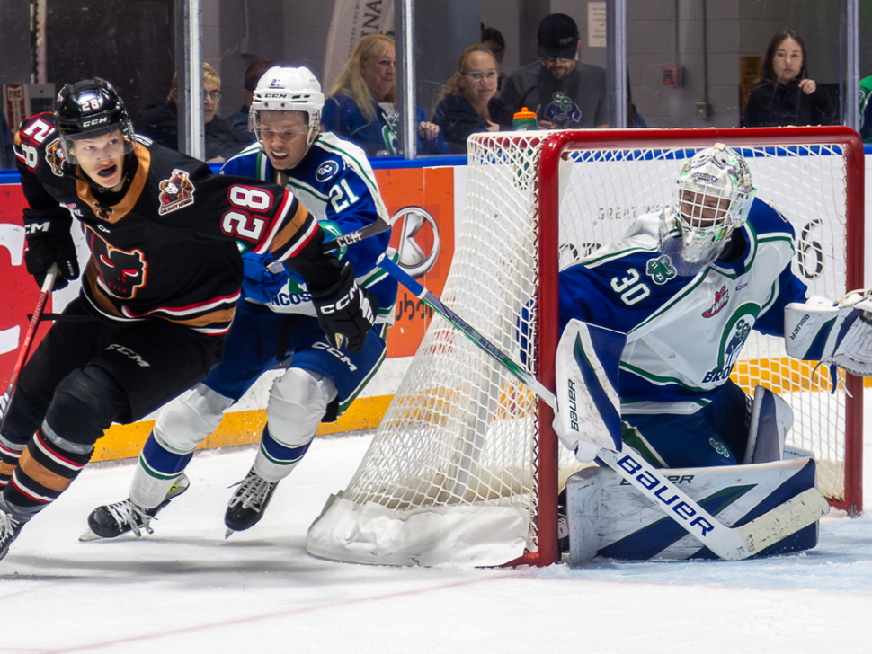 Dyck brilliant, Broncos score three in the third in 4-1 win over Hitmen ...