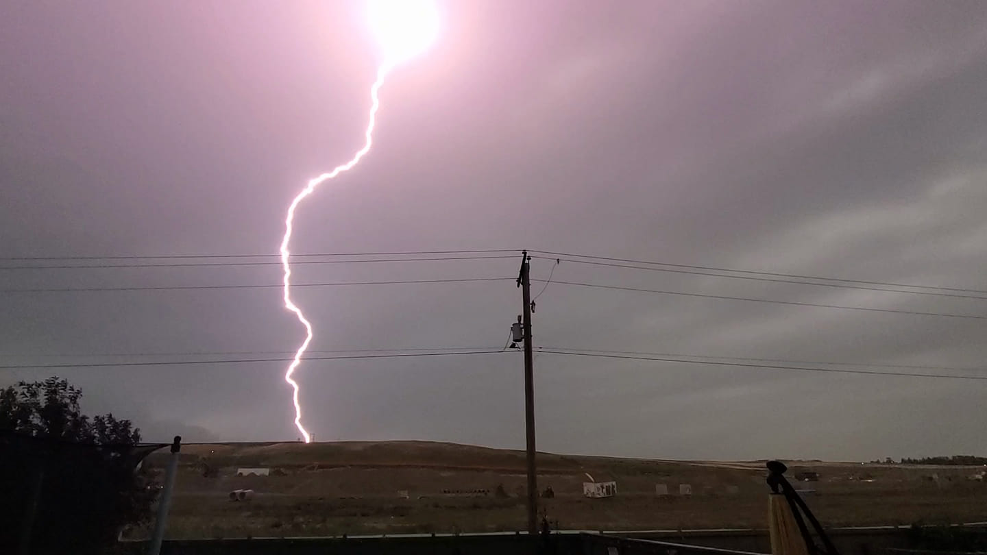 Update: Thunder and snow may be in store for Airdrie tonight ...