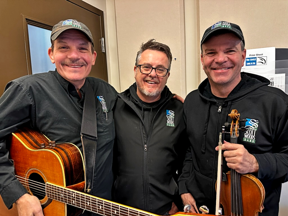 Fiddle player extraordinaire stopped by to play some tunes ...